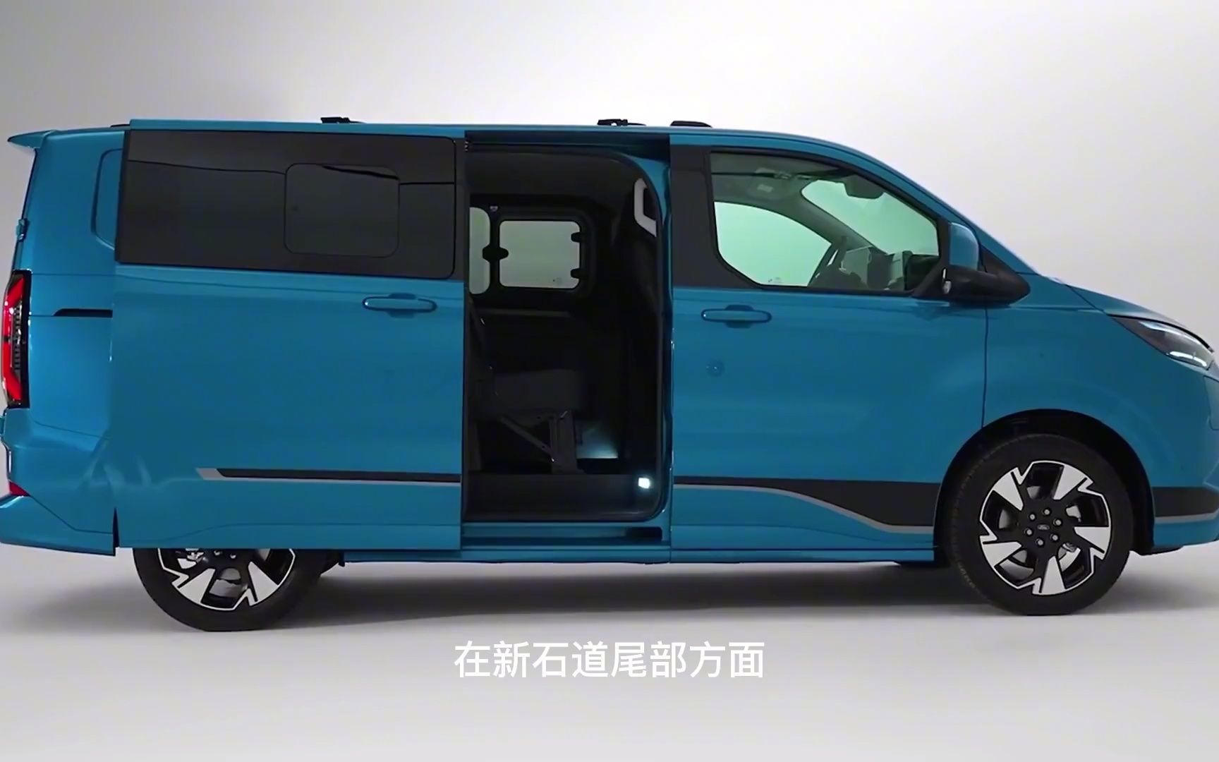 13万!福特“亲民”MPV登场,2.0T+四驱,反超别克GL8机会来了