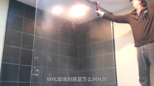 钢化玻璃是怎么钢化的,为何一敲边缘整块玻璃就碎了?