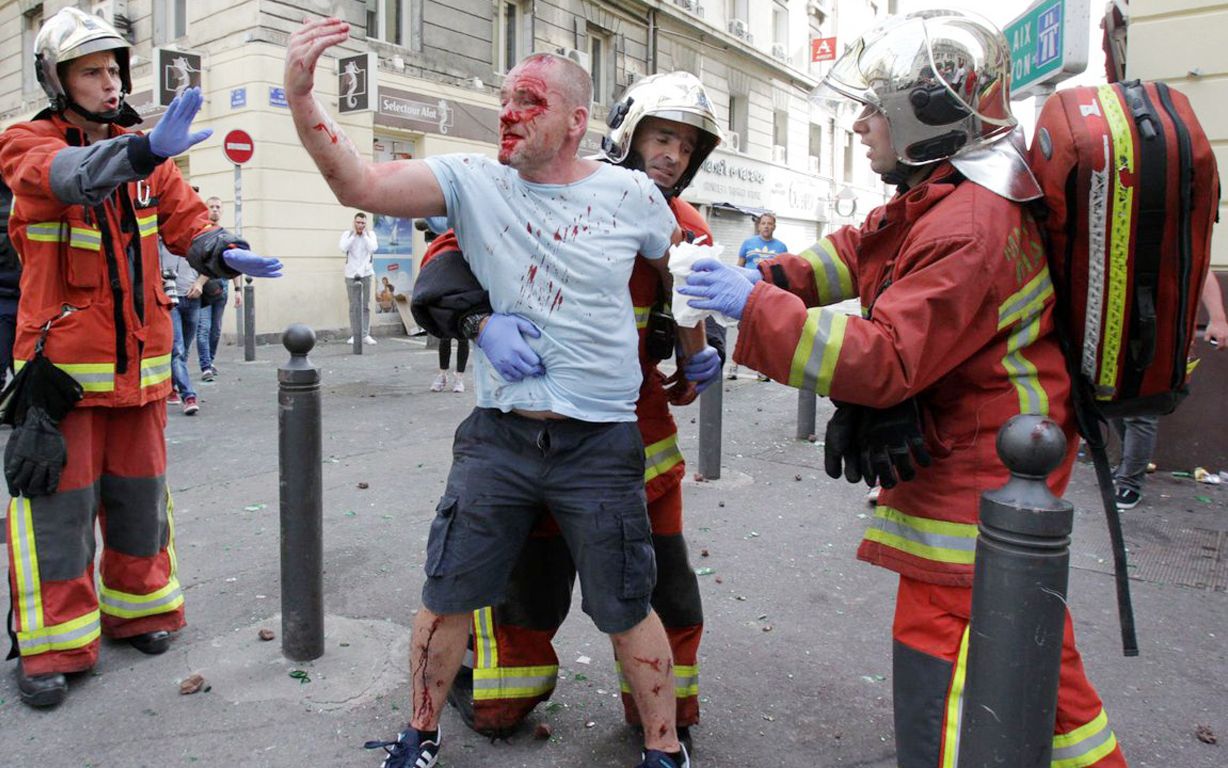 【俄罗斯人街头打群架空耳】吃我一剑!华夏第一剑!白帝圣剑!御剑跟着...