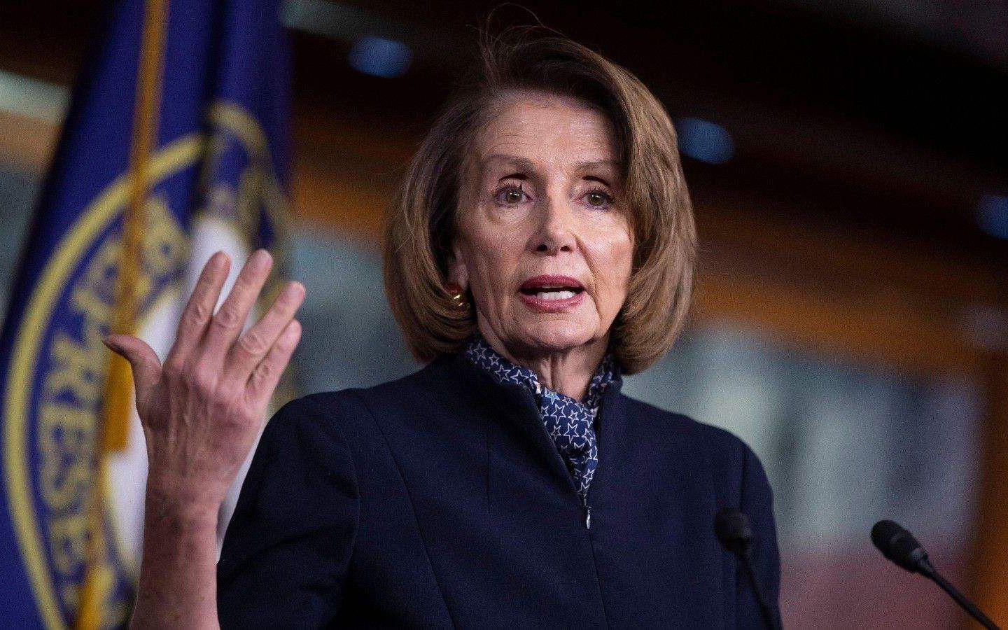 特朗普疯狂揶揄佩洛西:我要发廊老板做议长