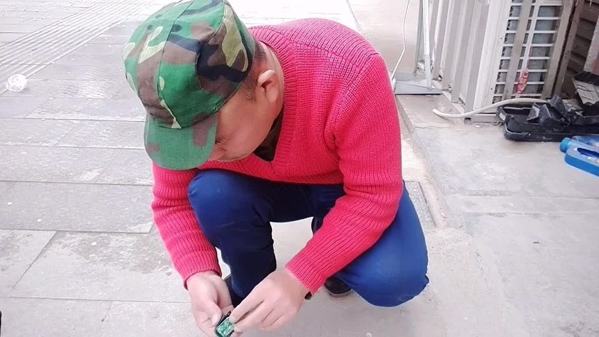 轿车遥控器更换电池,这一点你一定要特别注意!