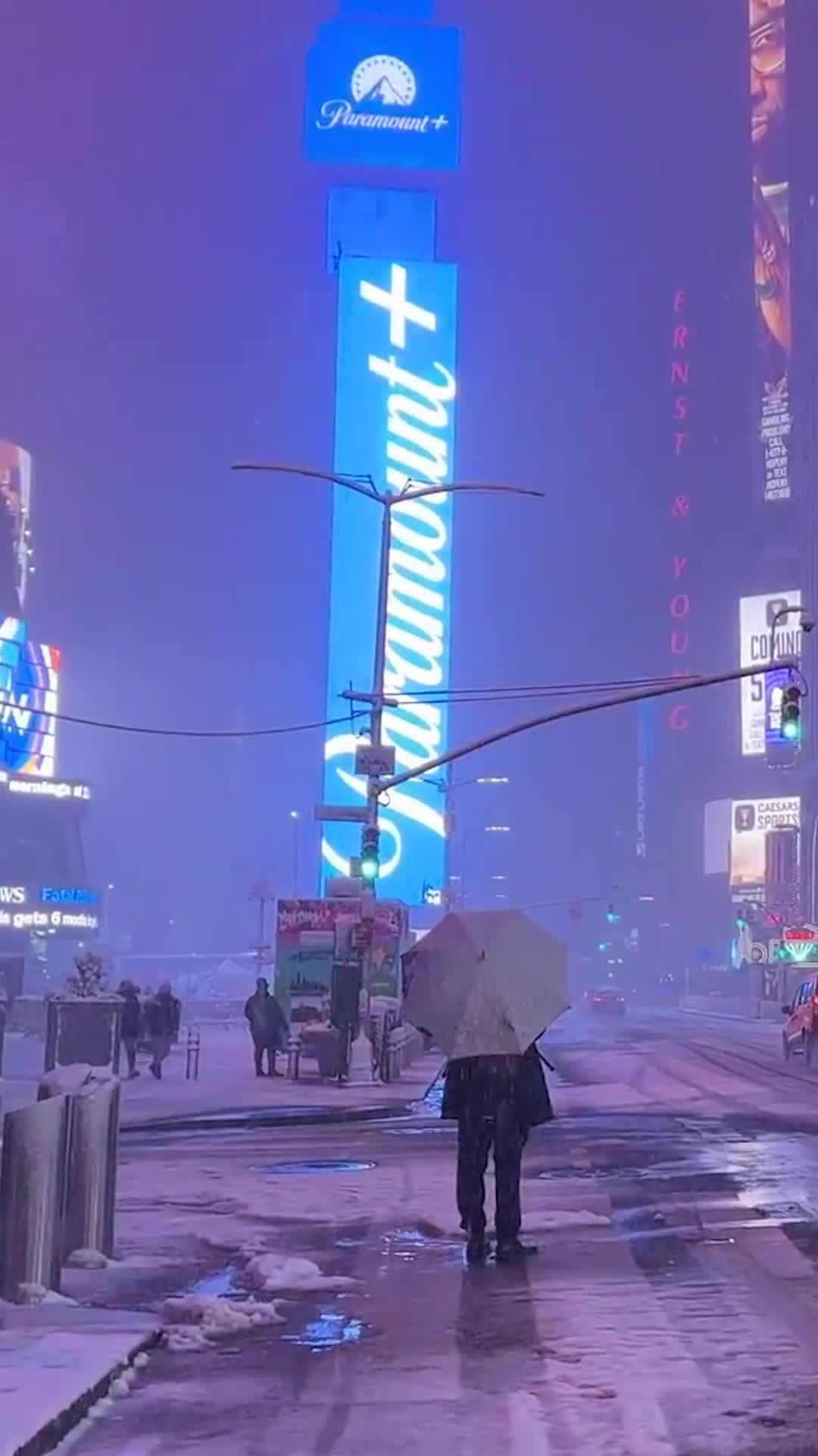 美国纽约时代广场,宁静雪夜,希望世界疫情能早日结束