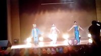 男女民族舞