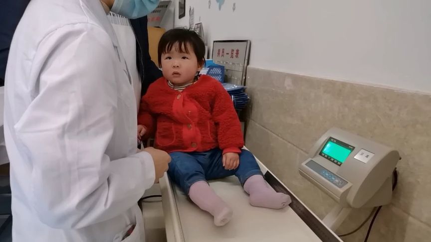 一岁半宝宝体检,身高体重都达标唯独缺钙,医生:补点它就好