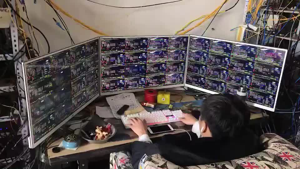 KVM HDMI画面分割器4进2出无缝切换器四路合成dnf分屏器