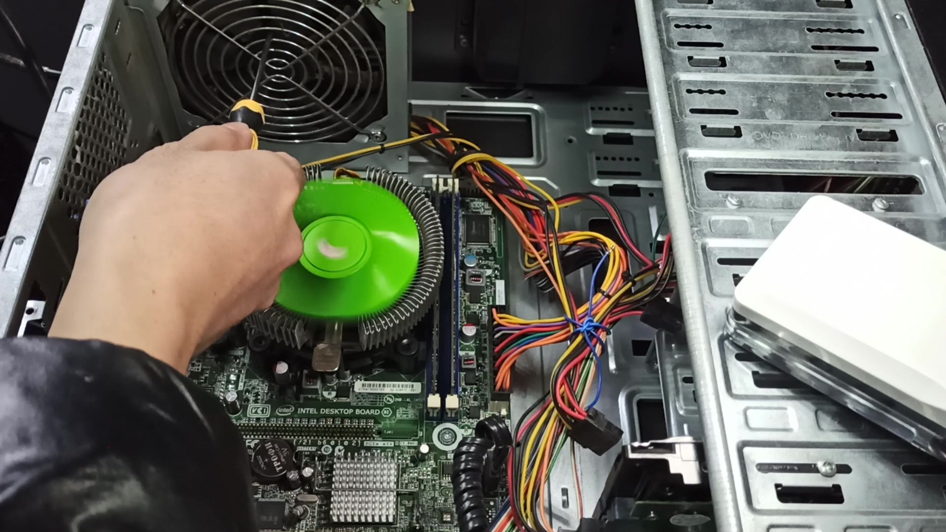 电脑主机最常见问题之噪音特别大,太烦人了!