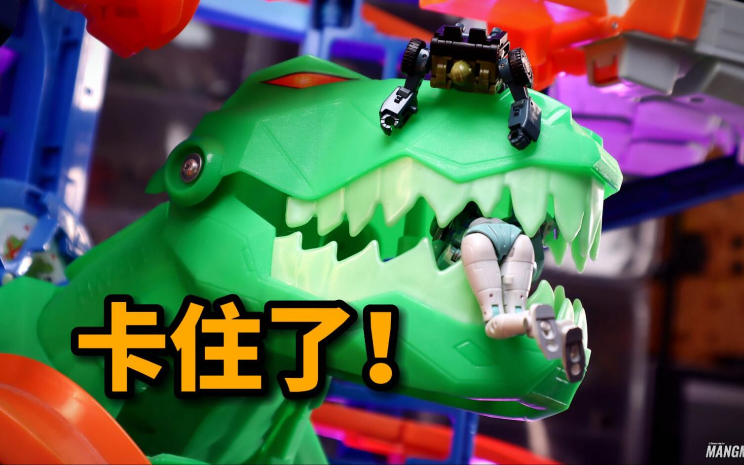 妹子被卡住了,大吊车来帮忙! NA H47吊车登场定格动画 暴龙锦标赛...