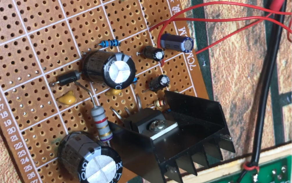 自己焊接的【功放】手工制作照样嗨,原理图简单。