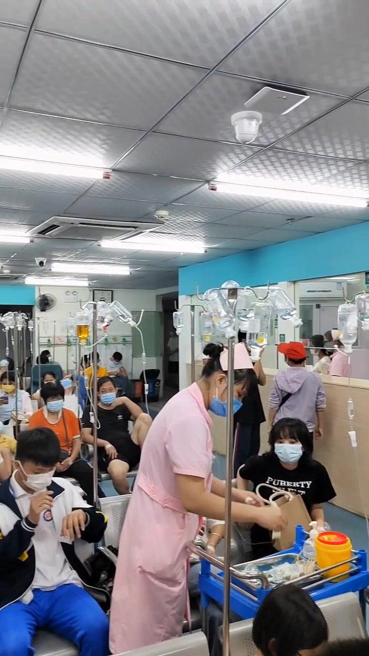 ...流感严重了,药店买不到药,据海口市卫健委介绍,流感是由流感病毒...