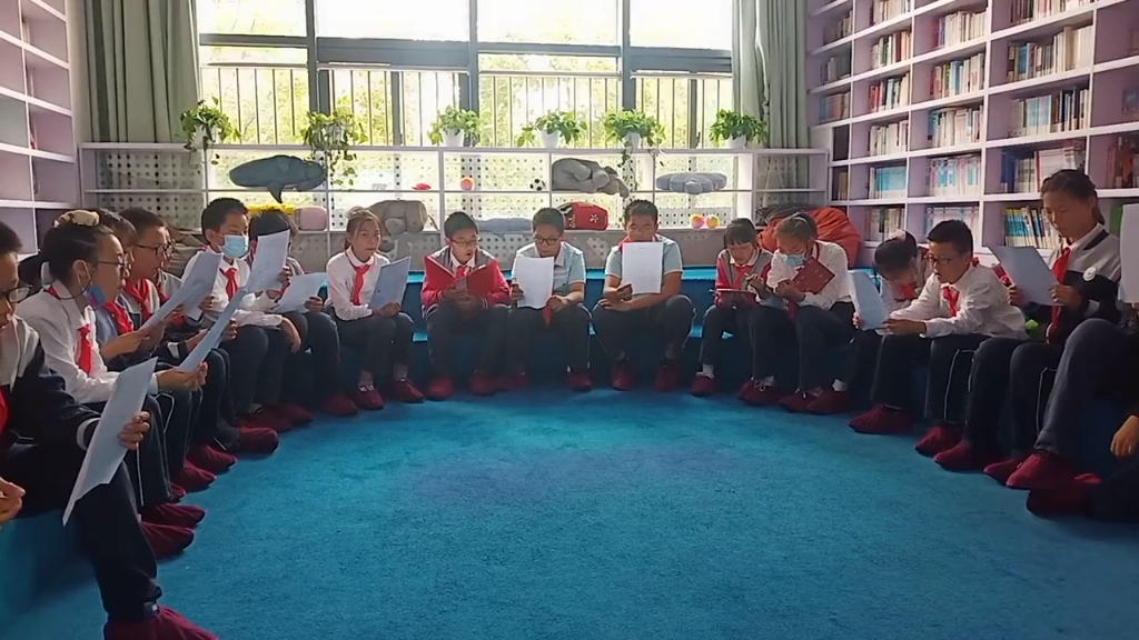 上海多地中小学推广吴语方言,使用吴语教材讲上海话,用吴语正字、...