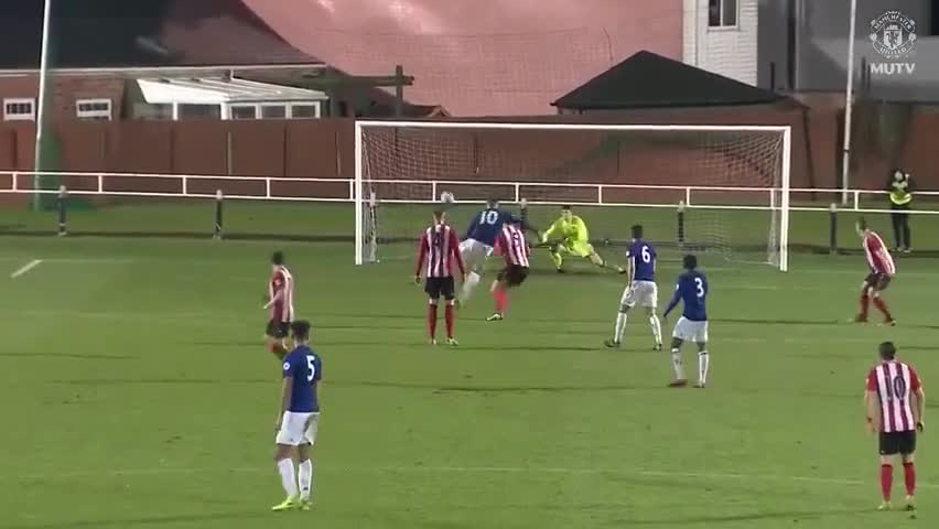 McT在#曼联#中场进步明显,但你见过穿10号球衣的他吗?#麦克托米奈#