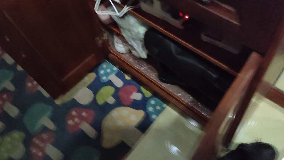 路由器插上光猫没网,那一定是插错孔了。路由器要插移动光猫一和三孔