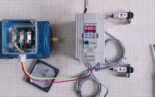 光电开关控制变频器启停线路设置方法