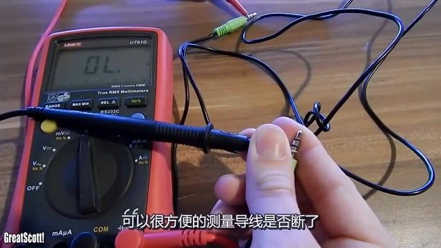 外国小哥教你如何用外用表测量电压电流电阻