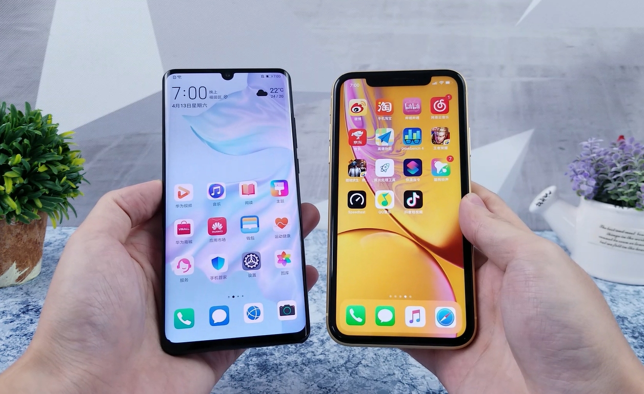 华为P30 Pro被集中的差评?对比iPhoneXR看看是不是真的!