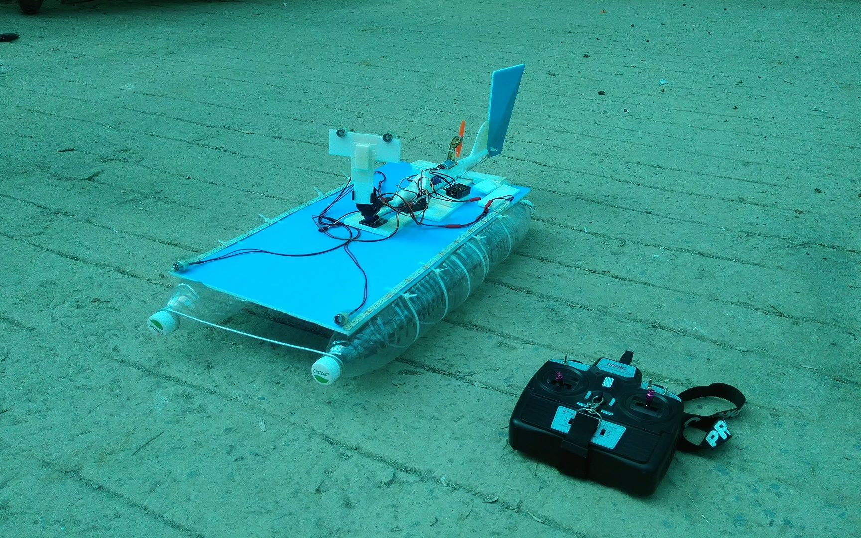 【武汉纸飞机】遥控风动船——二通道云台1