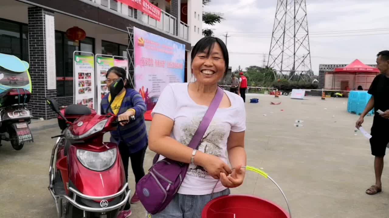 ...成都市社会组织发展专项基金的支持,我们的项目让更多的村民们学习...