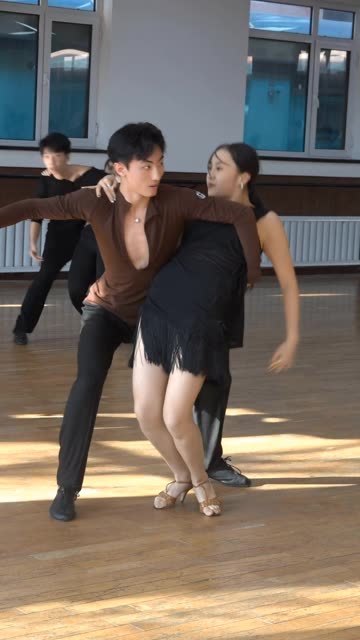 ...失望#新春冬日变装盛典 #妩媚性感舞姿优美迷人 #大连国际舞蹈学校