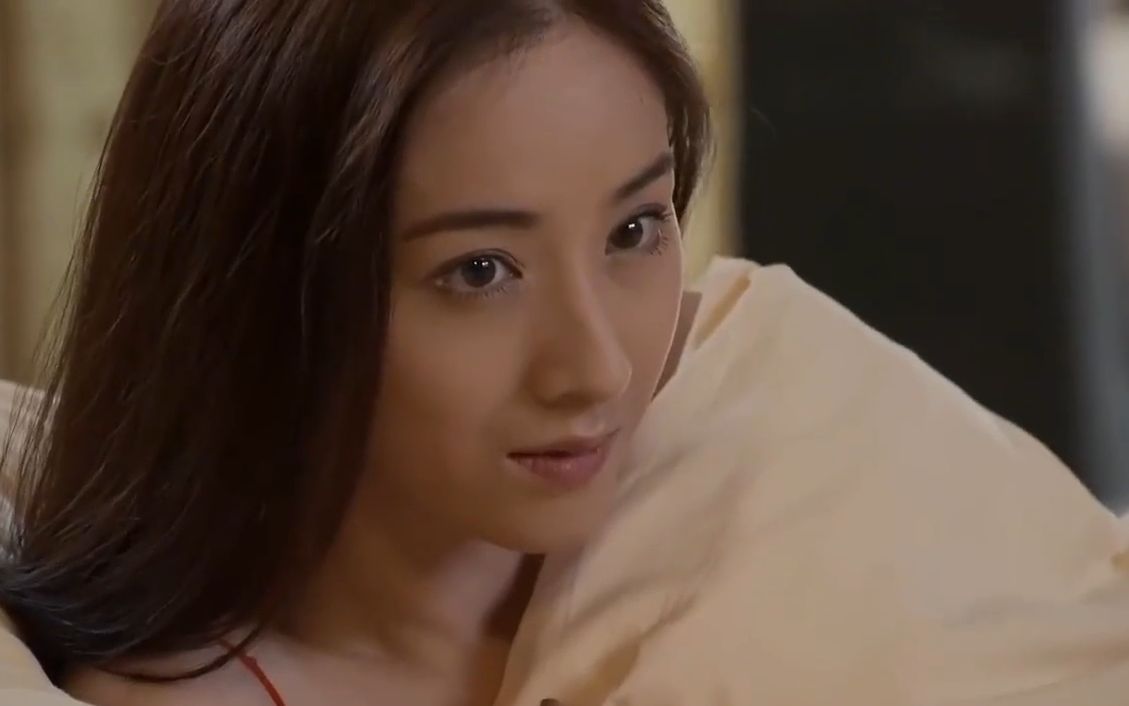 女特务每次脱衣服都能完成任务
