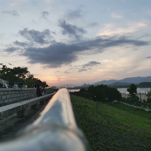 酸辣黑炮 