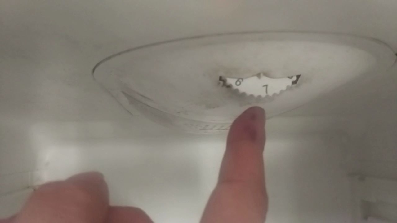 冰箱维修,春季冬季如何调节冰箱的温控器。冰箱省电如何调节温控