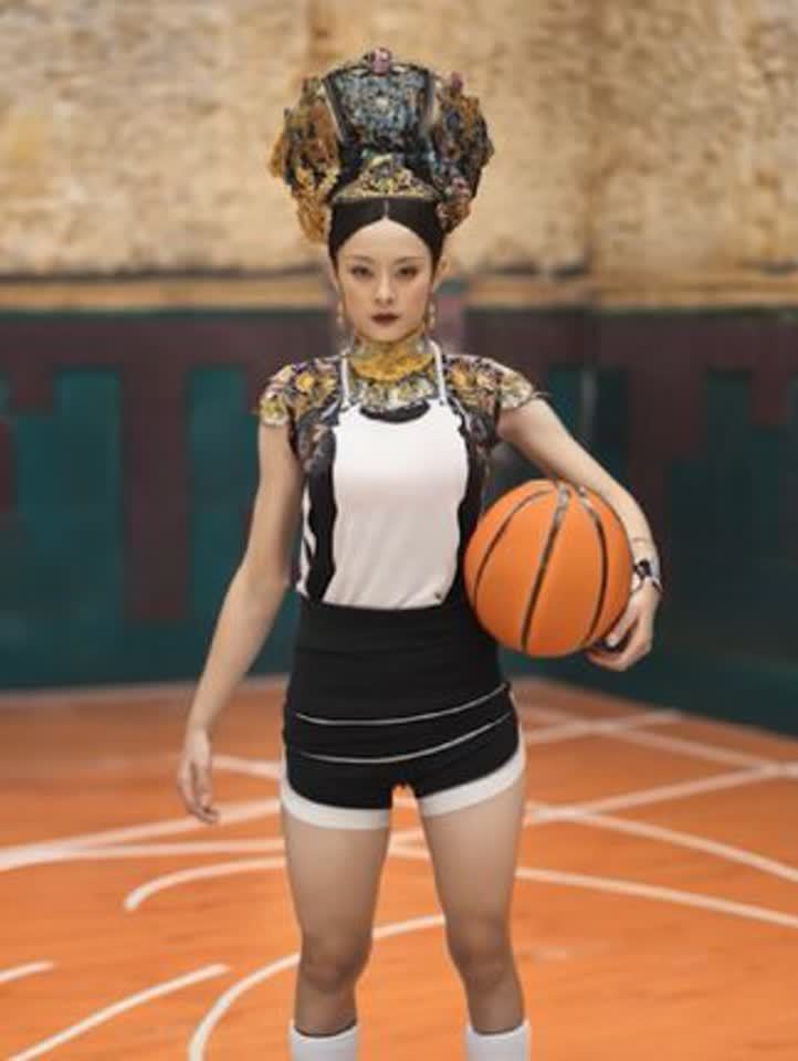 ai修图的强大之甄嬛打篮球#p图 #大神ps #修图 #ai人工智能