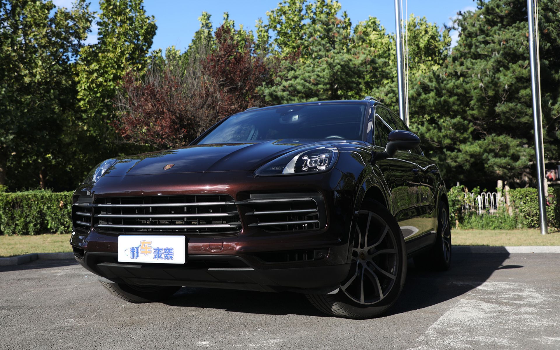 定位高性能豪华SUV,首选3.0T+8AT黄金动力,揭秘2023款保时捷卡宴