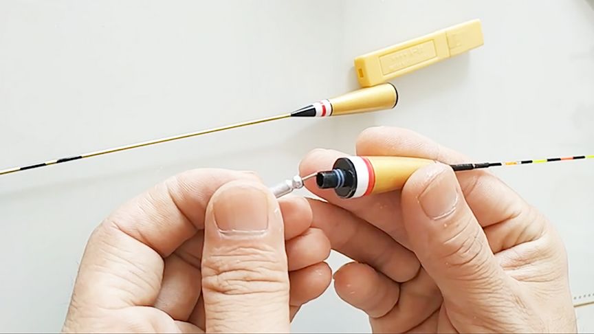 教你正确快速安装,夜光漂电池,适合新手钓友!