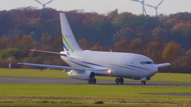 经典的B737-200飞机起飞,沧桑的引擎声音