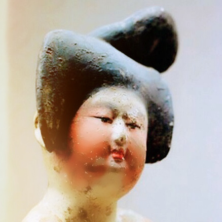 一領淡鵝黃 
