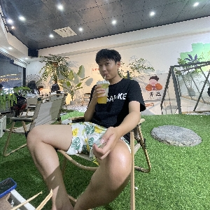 是小霹雳呀 
