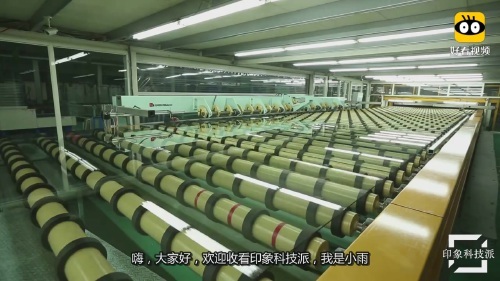 中国钢化玻璃有多强,看完视频就知道了,有一老外最受伤