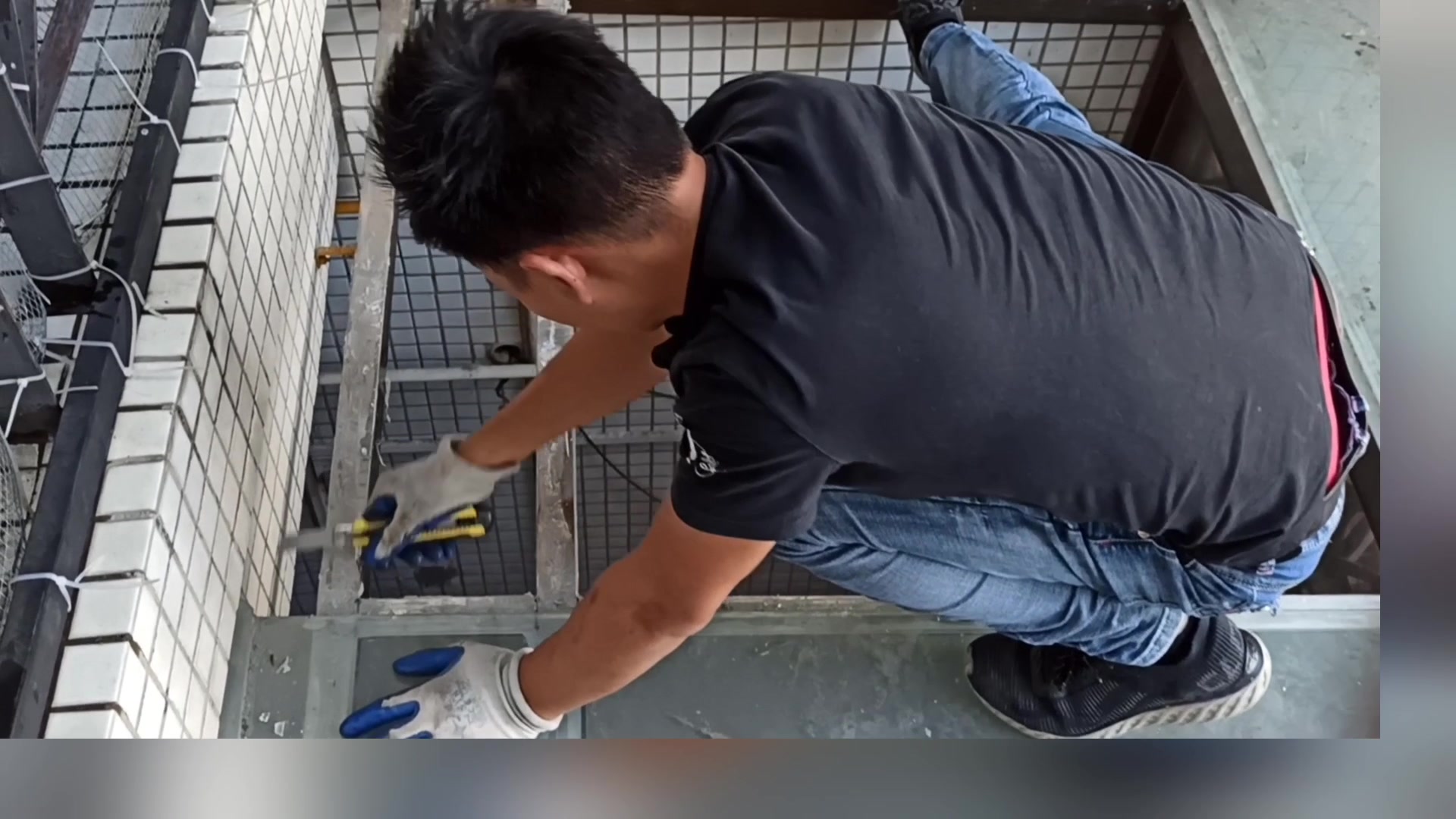 换一张雨棚钢化玻璃800块你们觉得值吗?