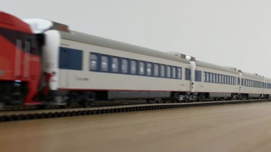 和谐电3D电力机车牵引25T客车。#火车模型