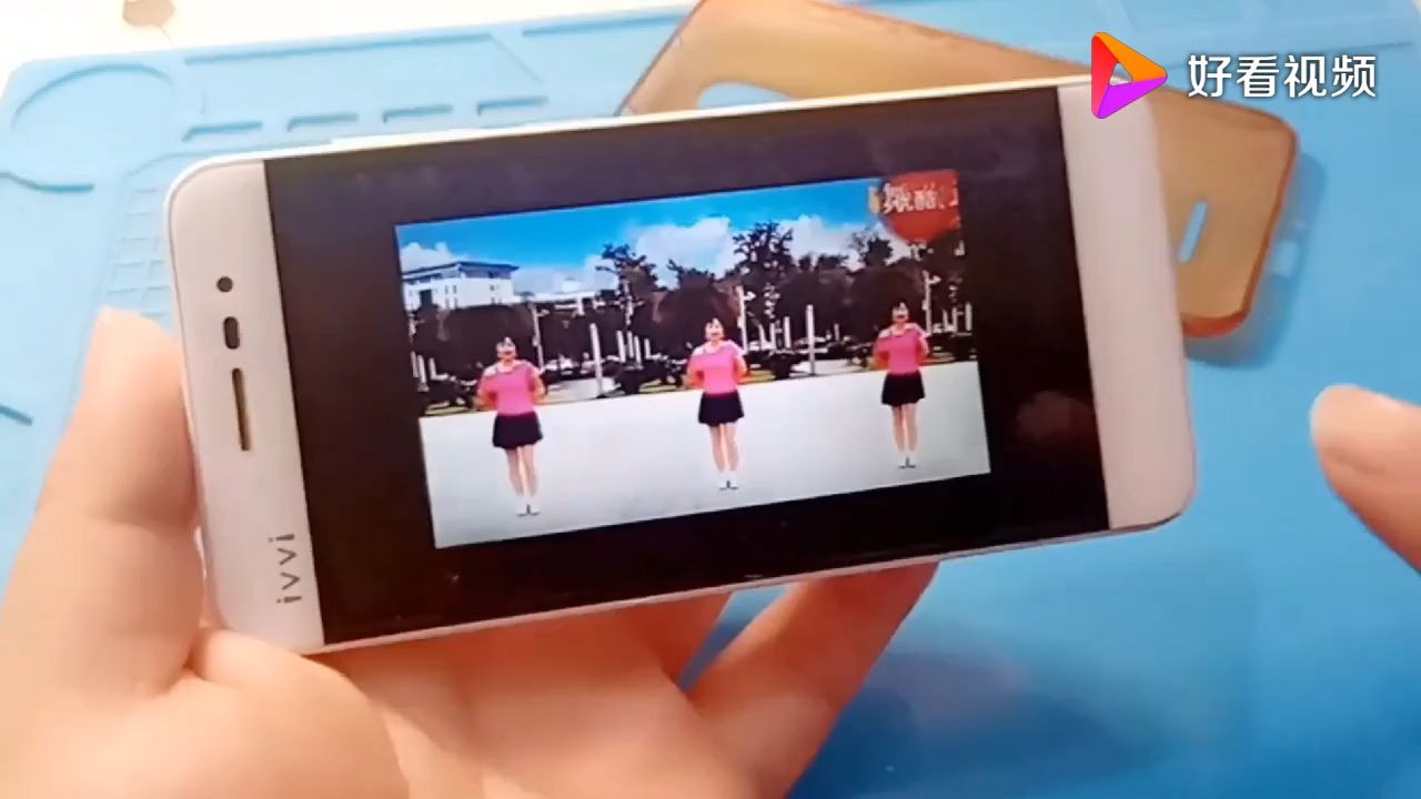 捡漏的山寨手机无法上网,装上内存卡听歌看视频,爽到不行