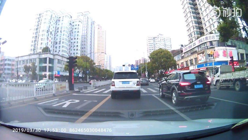 ...机动车违反禁令标志指示的行为,已经被群众举报并被交警部门采录!