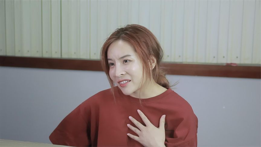 搞笑:美女找男医生看痔疮,俩人的对话太幽默了,整个过程太逗了