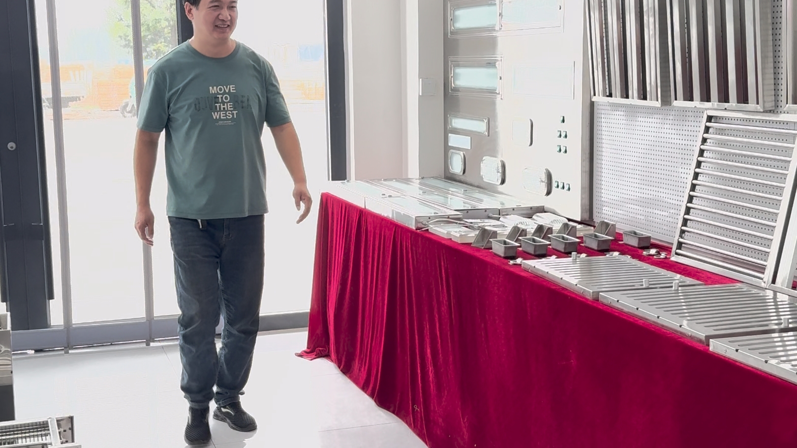 只要你来我们就卖,不管什么价格。#商厨源头工厂#商用厨具#厨房设备...