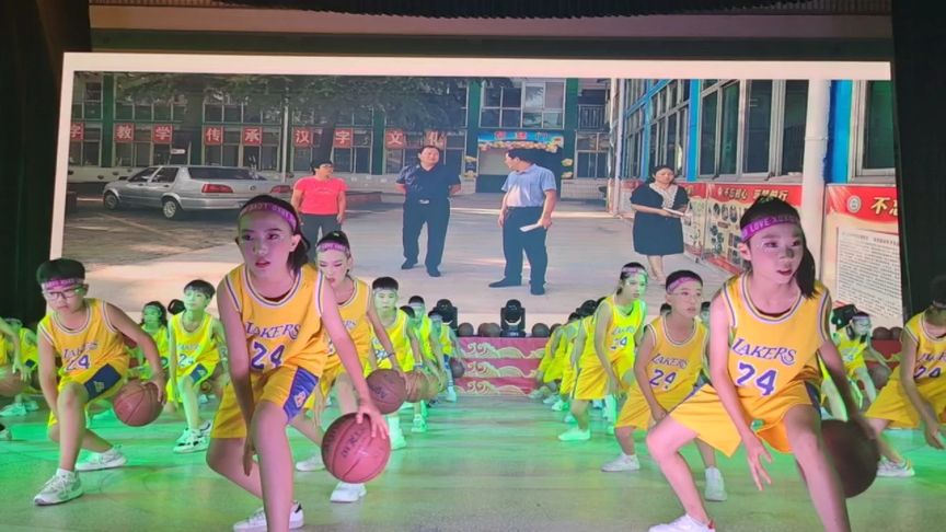 花式篮球表演《炫酷篮球》