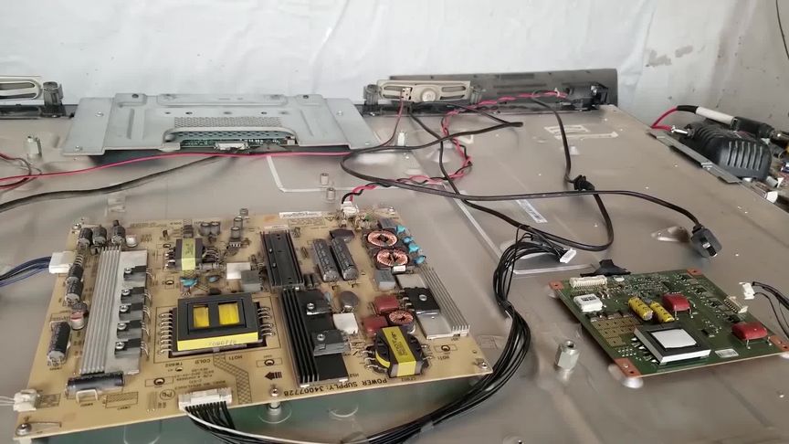 液晶电视灯条的检测和更换 原来是这样操作的 看完又学会了一招