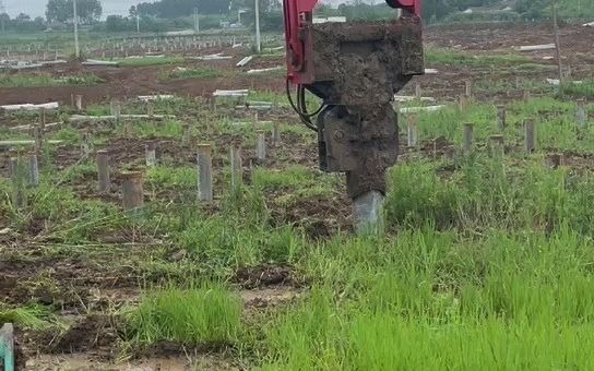 这是一根被土建打桩机打错位置水泥柱的自白