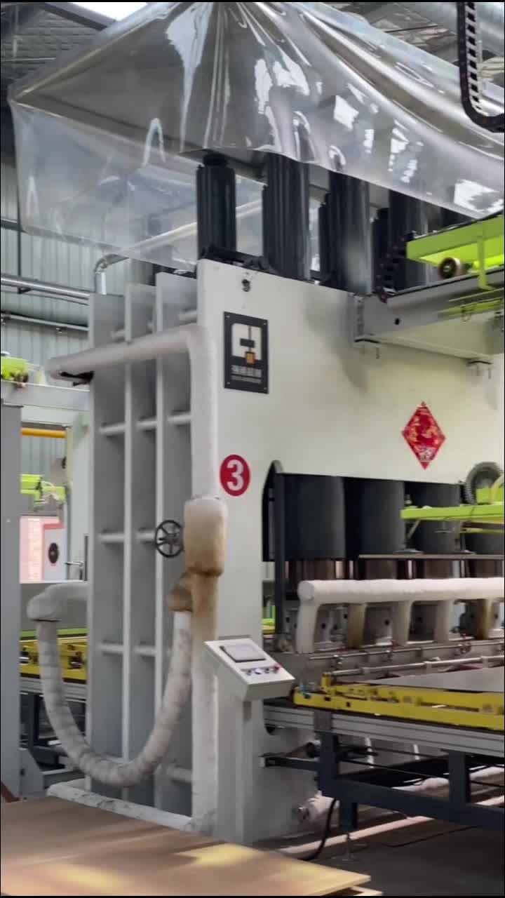 陕西尚德建材,颗粒板车间日常生产