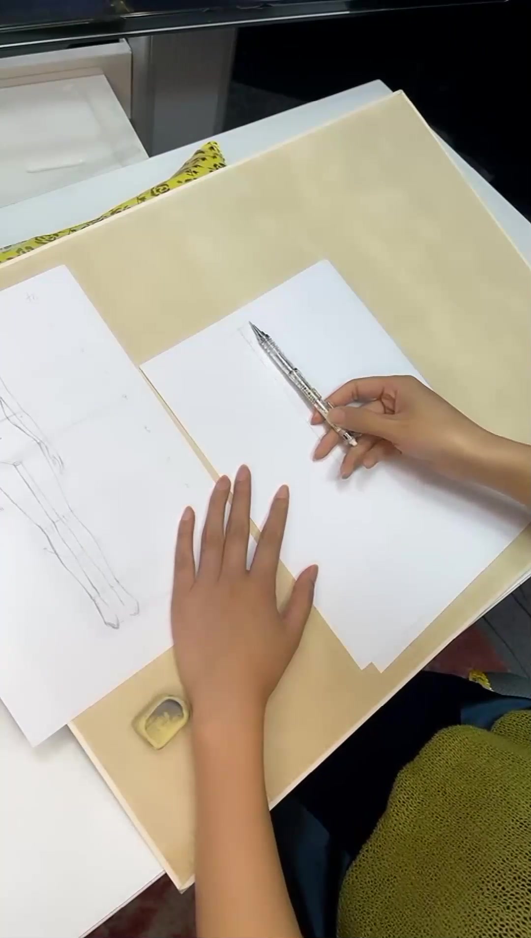 服装手绘设计2,哪里可以学服装设计?服装设计好不好学?