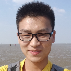 90后的小江老师 