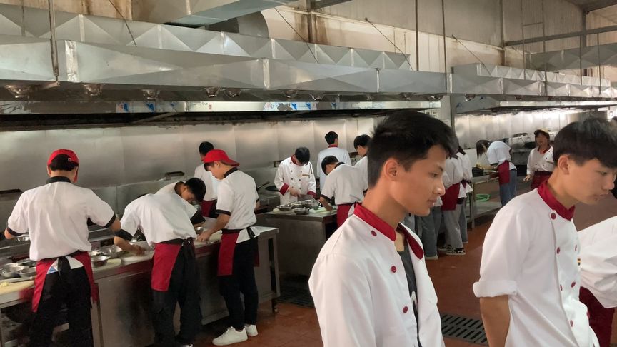 实训课上同学们都很认真