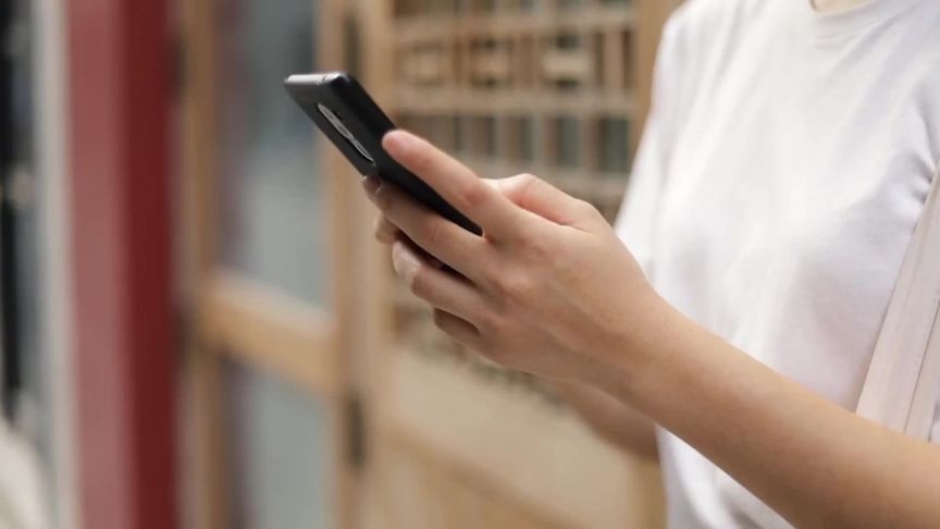 女子将银行卡号告诉骗子后,收到20万进账,对方喊退钱遭拒欲报警