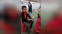 学校动不动就家长活动,很多家长是打工的,不考虑孩子感受!
