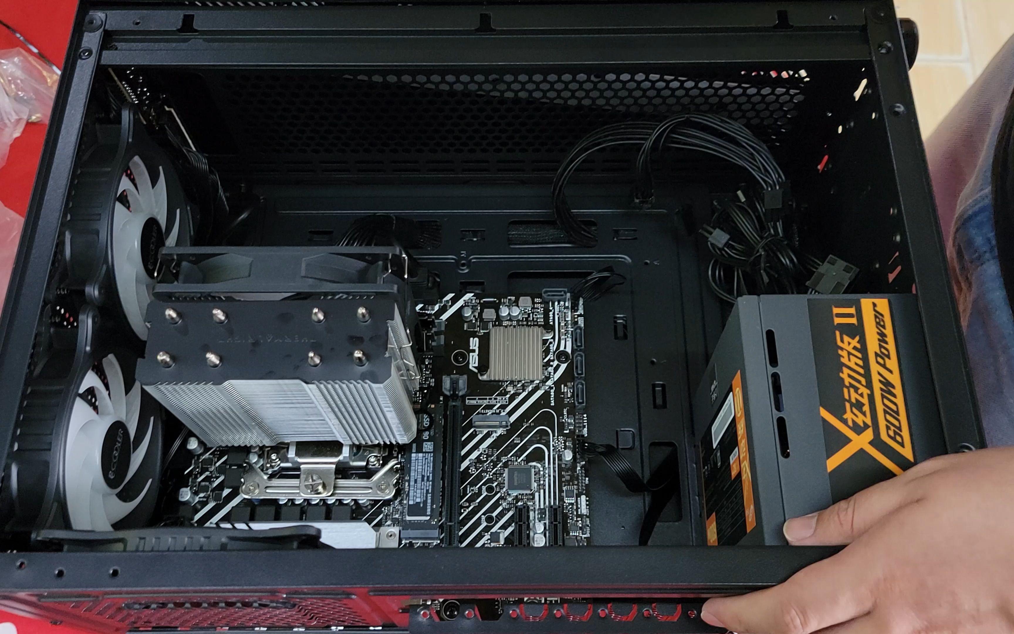 电脑独立显卡如何安装?