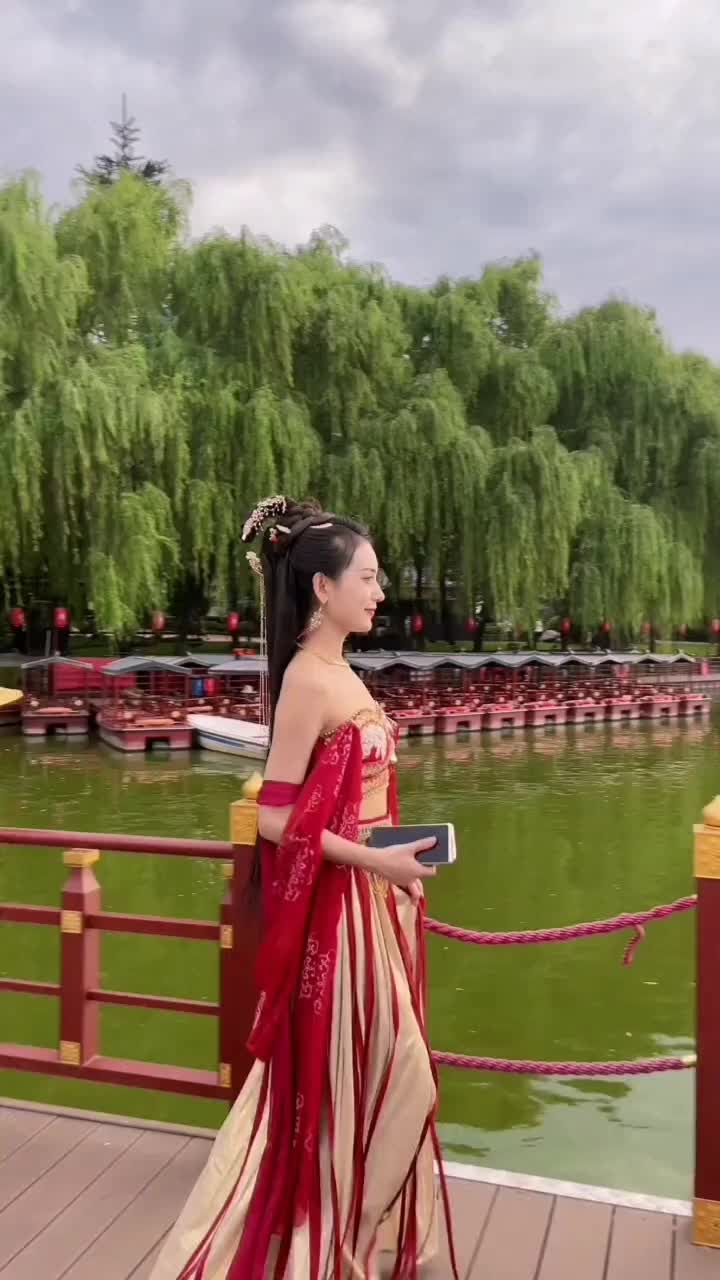 #舞台现场 #汉服穿搭 #古装 #户外生活 #旗袍时尚女装