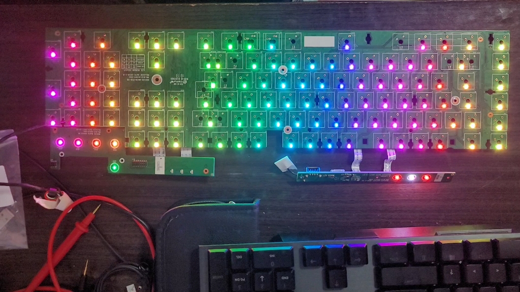 全品牌鼠标、键盘、电脑等电器维修清洗。